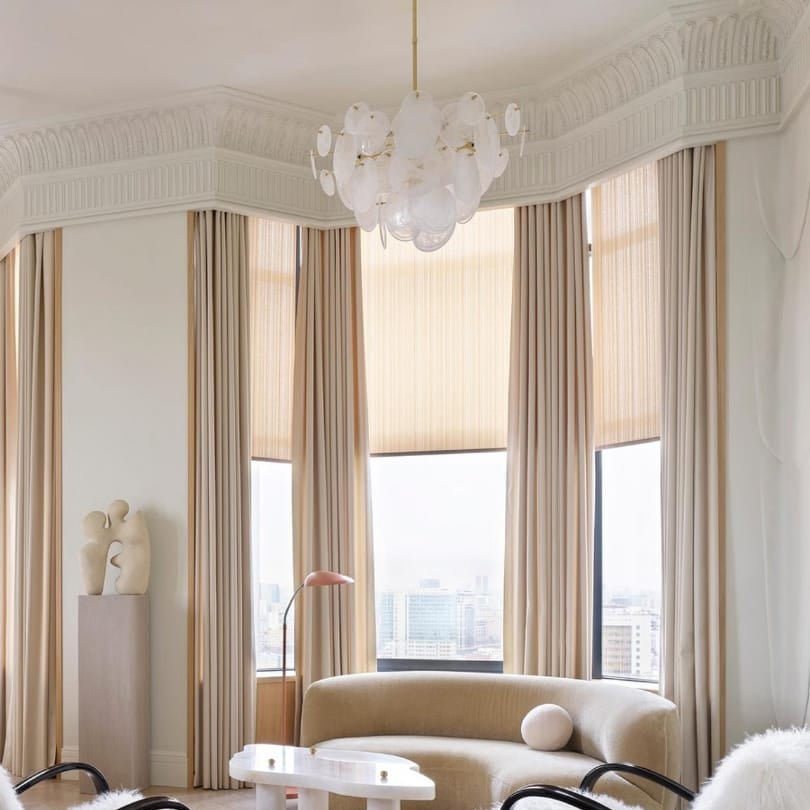 Modern 9-Light White Strie Glass Tiered Chandelier | Chandelierias